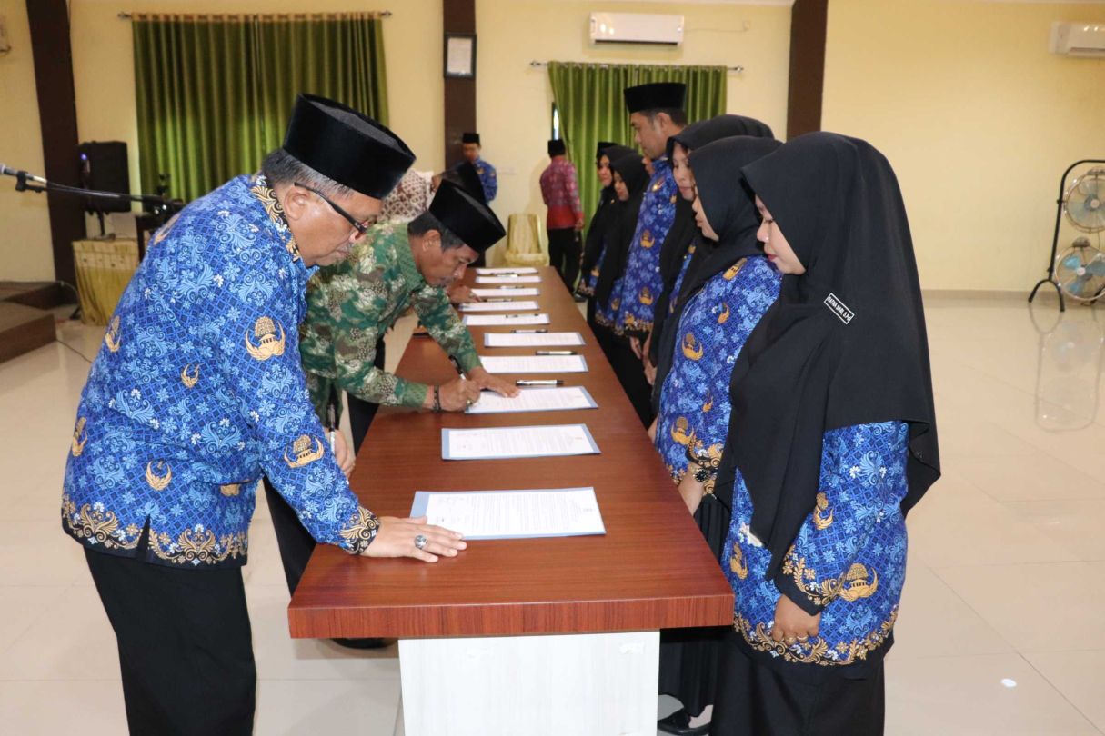 Penyempaian Surat Keputusan dan Pengambilan Sumpah Jabatan PPPK - Photos